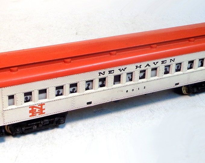 HO Scale Pre-owned Penn Line - Coach Passenger Train Car "new Haven ...