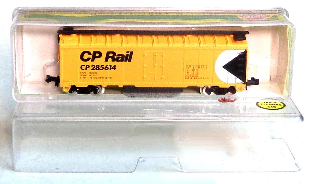 N Scale Model Power-track Cleaning Box Car "cp Rail" Freight Train ...