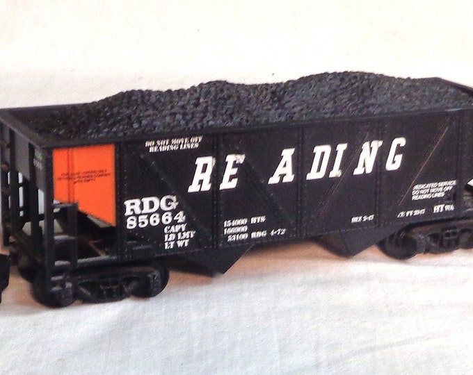 HO Scale Pre-owned - MANTUA "reading" Hopper With Coal Load Freight ...