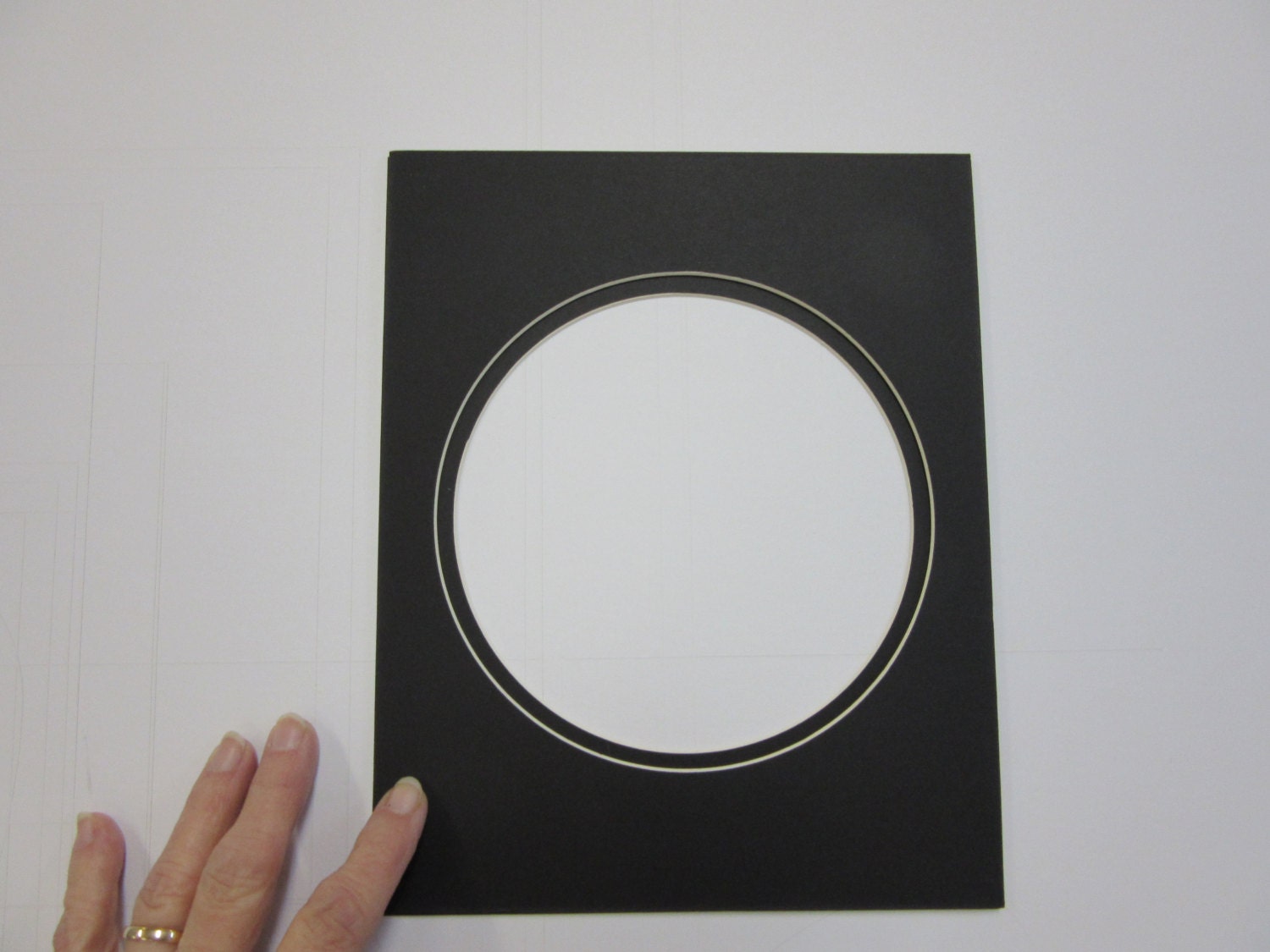 Picture Framing Mat Black With Metallic Gold Inner Mat Round Opening ...