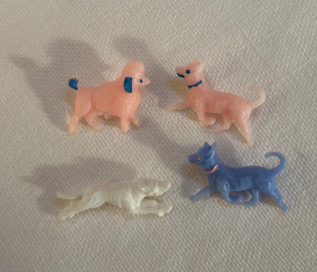 Great Set of 4 Vintage Plastic Dog Realistic Buttons Approximately 1 ...