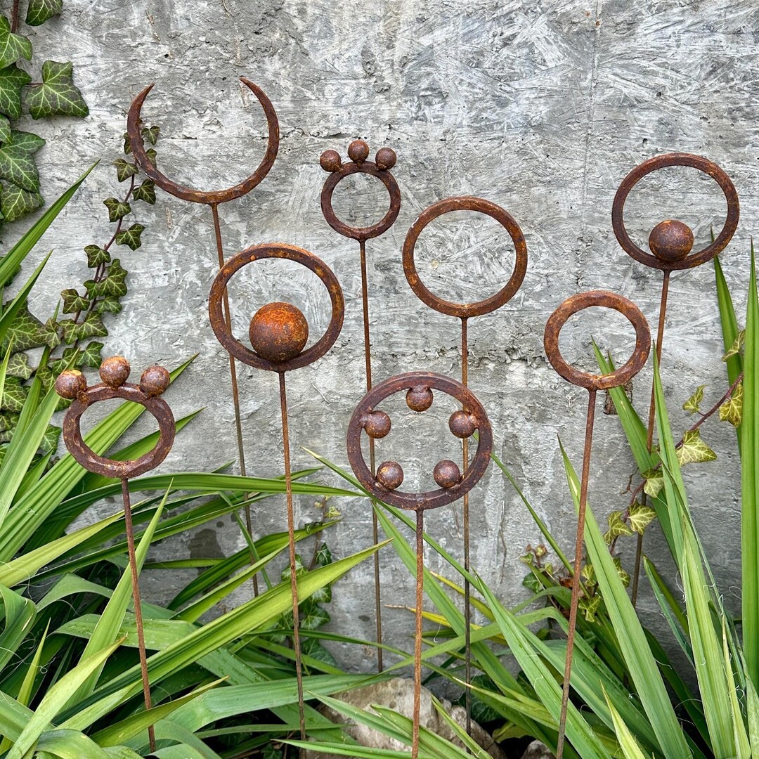 Rusty Metal Garden Stakes, Finial Rings Set of 8 - Etsy