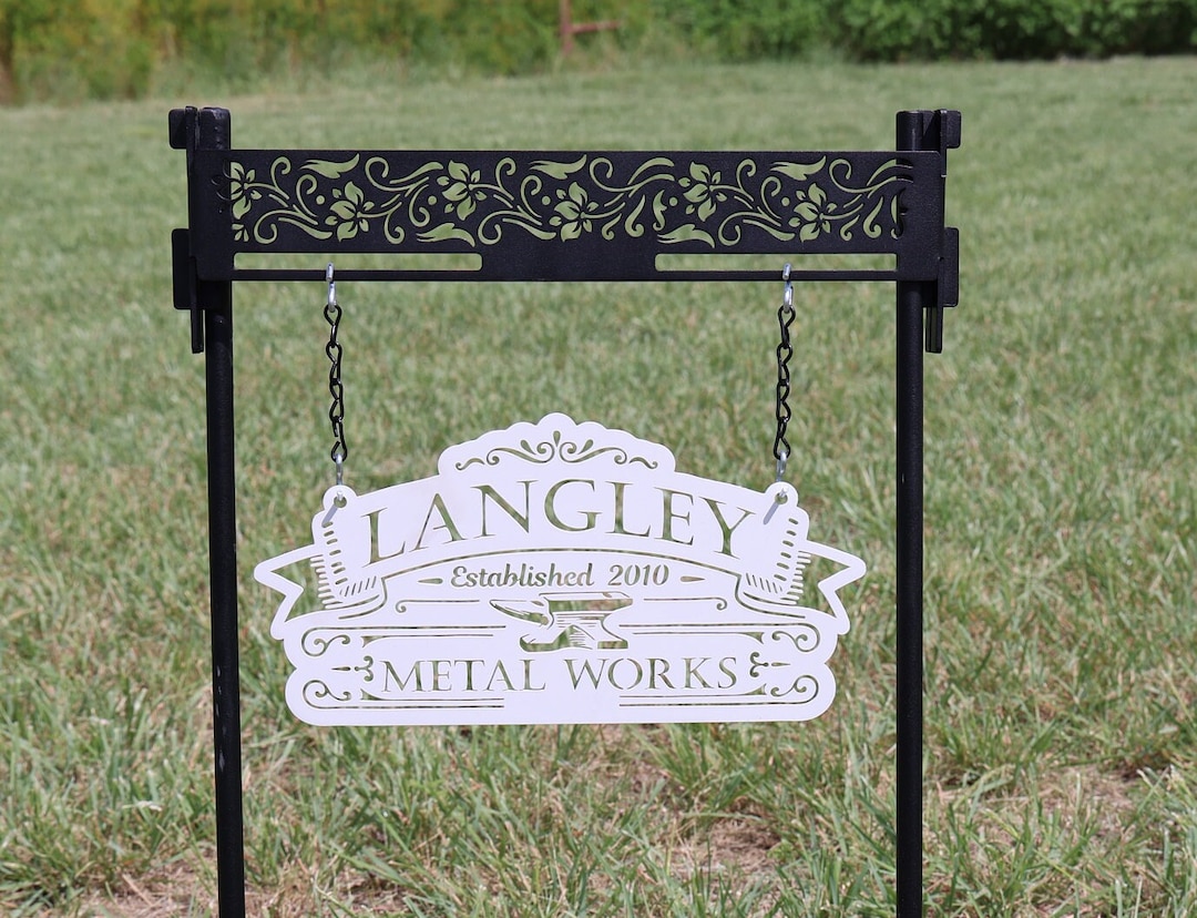 Stylish Powder Coated Metal Sign Holder With Flowers – Simple ...