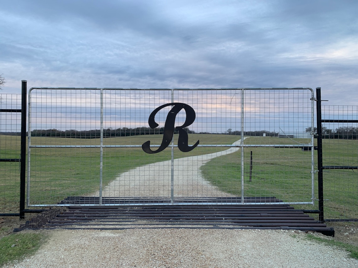 Single Letter Gate Initial ~ Metal Monogram for Entryway - Etsy