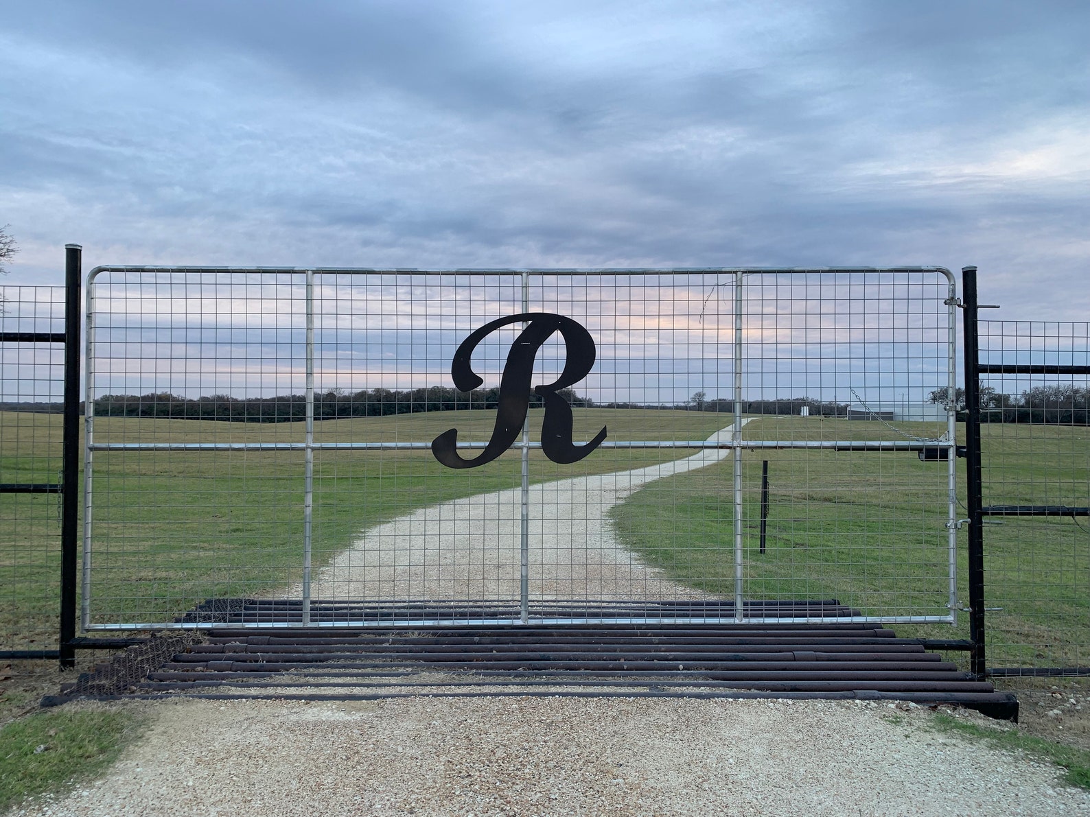 Single Letter Gate Initial Metal Monogram for Entryway - Etsy