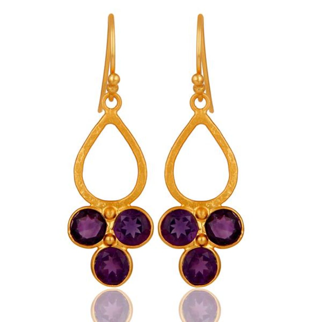 Jewellery That Honours the Feminine With Gold and Gems. the Cleopatra ...