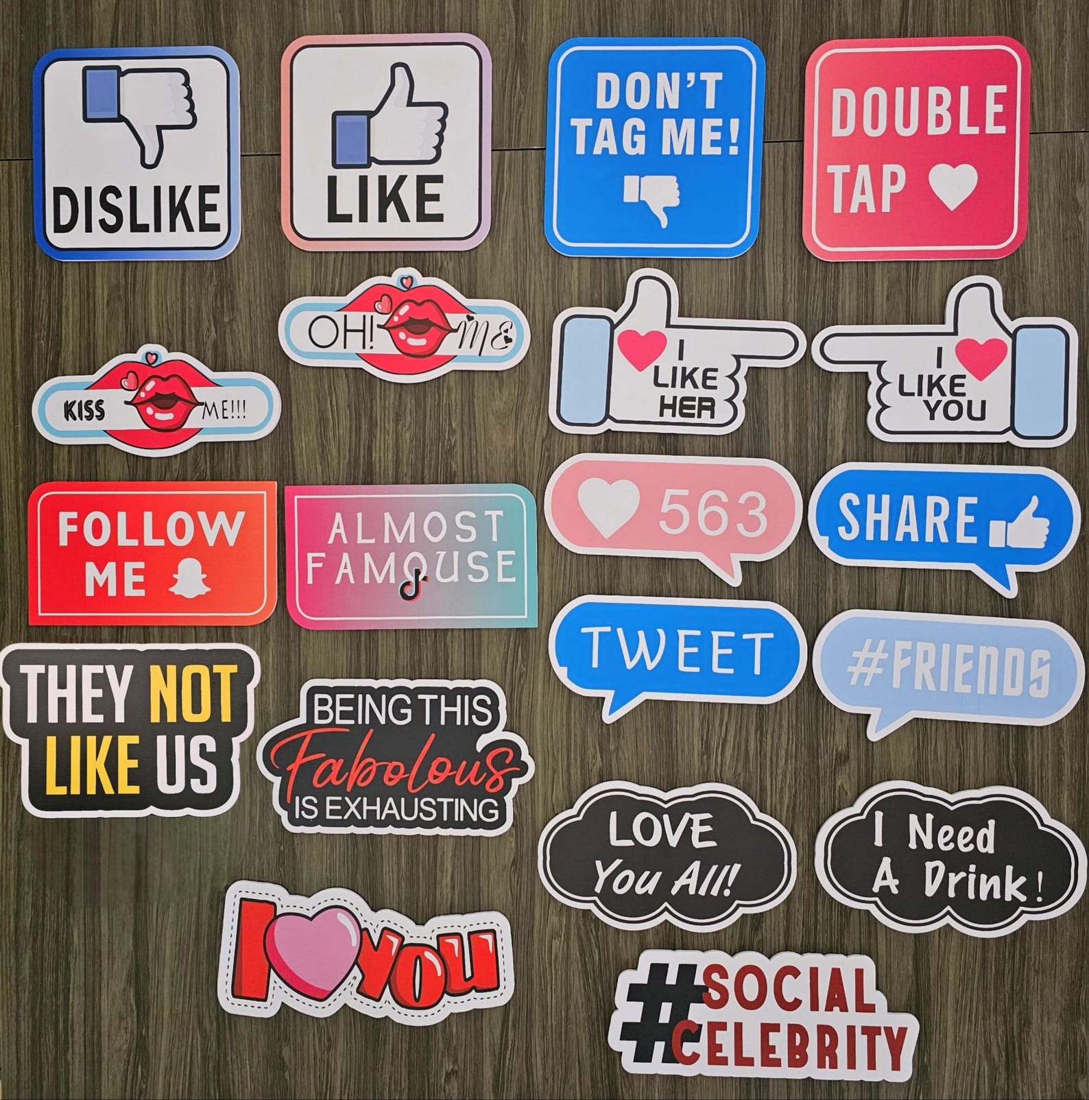 20designs, 12pcs Social Photo Booth Pvc Props Kit, Photobooth, Selfie ...