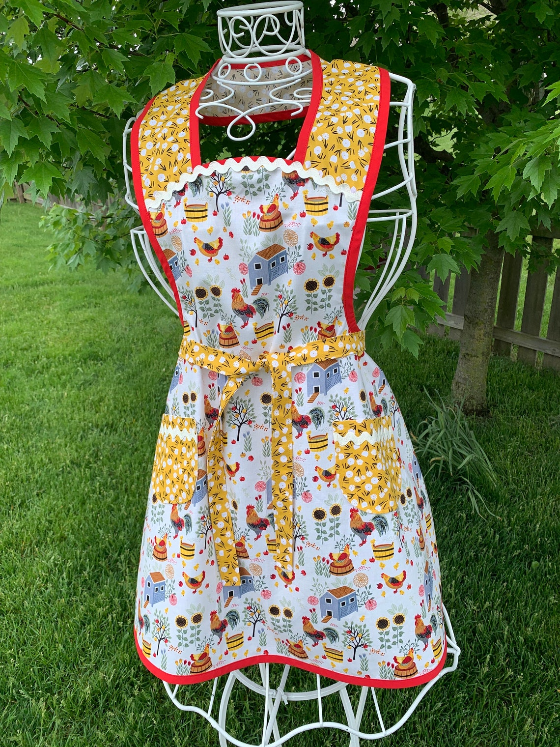 Farmhouse Country Retro Chicken Full Kitchen Apron for Women & Teens ...