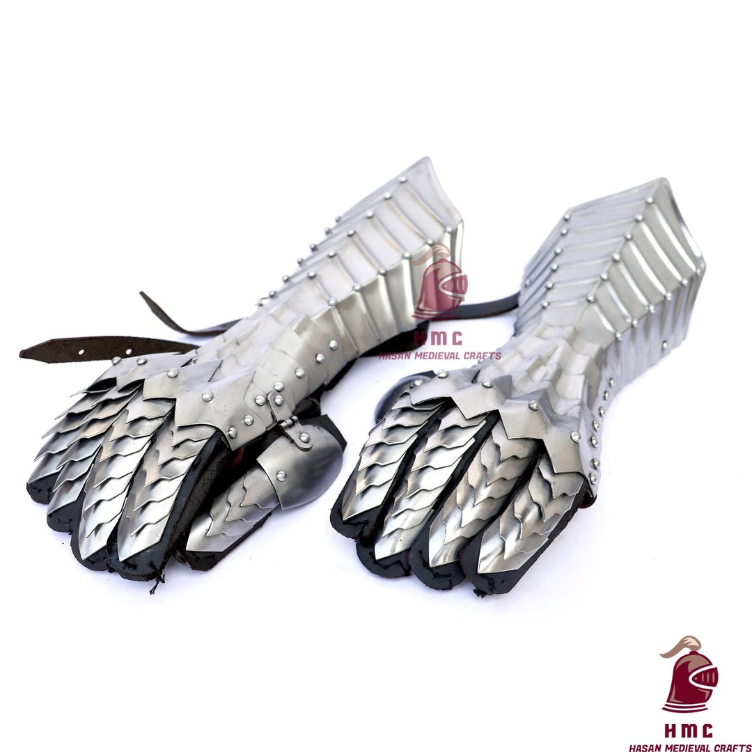 Buy Nazgul Fantasy Gauntlets – Dark Gothic Hand Armor - 18 Gauge Online ...