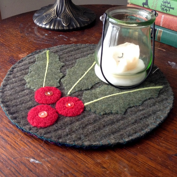 Wool Candle Mat Holly - Etsy