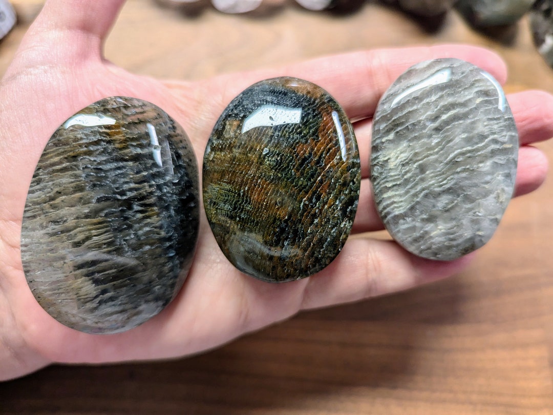 Large Thousand Layer Lodolite Garden Quartz Palm Stone for Meditation ...