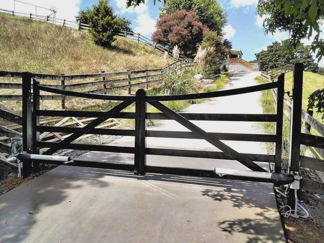 Driveway Metal Gate / Swing Gate - Cowboy Farm Design - MG0018 - Etsy