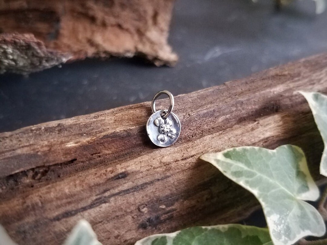 Tiny Achillea Millefolium - Yarrow Flower - Pure Silver Pendant With ...