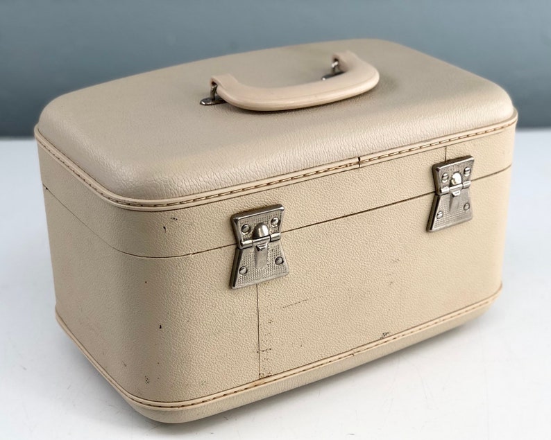 Vintage White Train Case by Travel Smart Vintage Luggage | Etsy