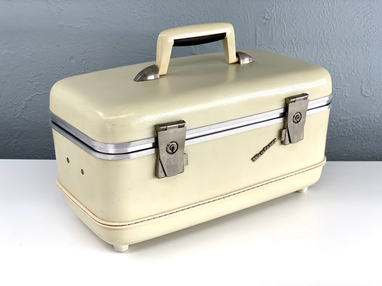Vintage White Train Case by Wayfarer, Vintage Luggage, Small Cosmetic ...