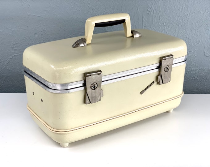 Vintage White Train Case With Mirror, Good Condition (see Item ...