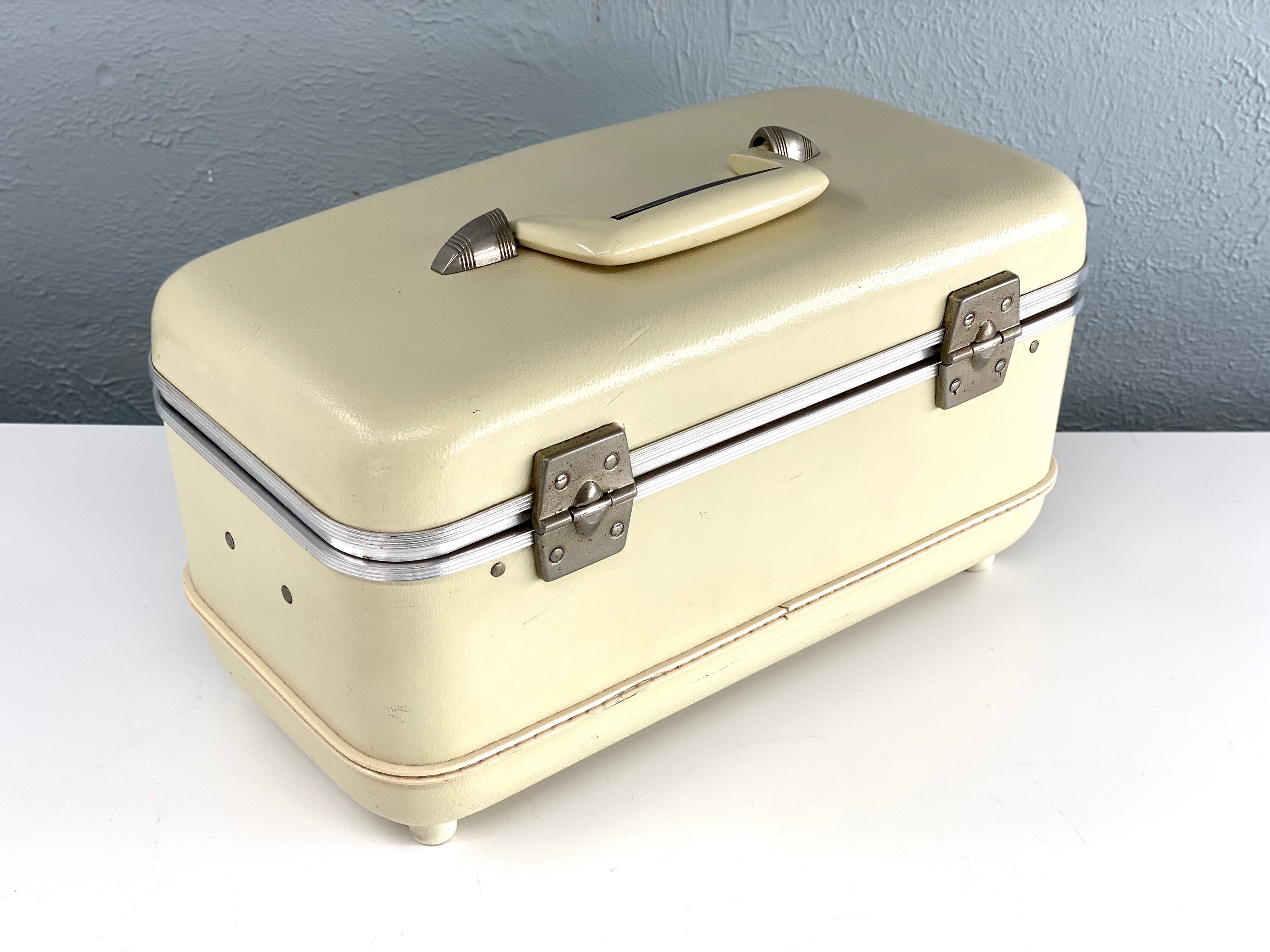 Vintage White Train Case by Wayfarer, Vintage Luggage, Small Cosmetic ...