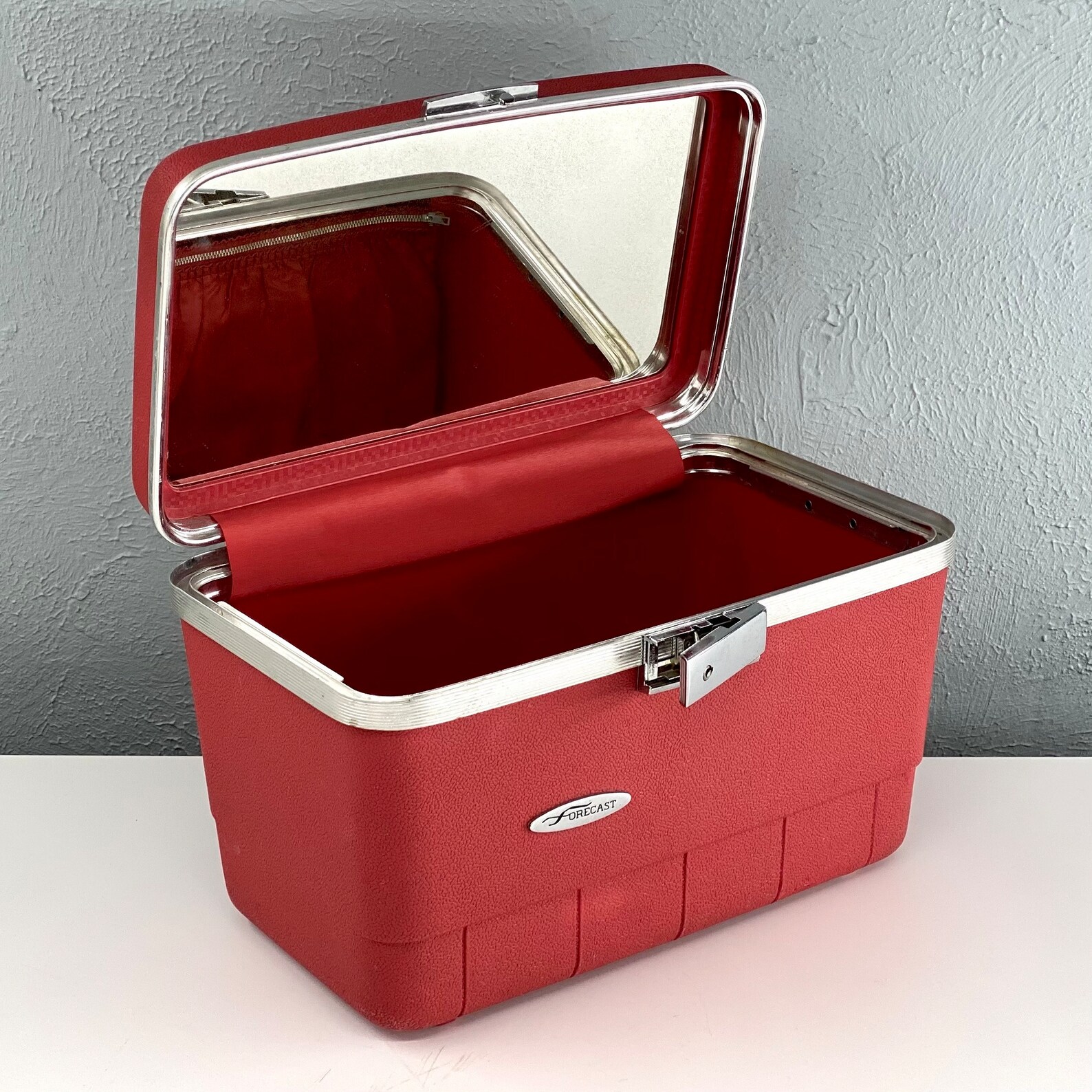 Vintage Forecast Red Train Case With Mirror, Very Good Condition (see ...