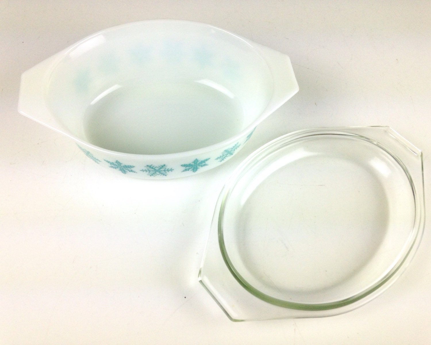 Vintage Pyrex Snowflake Casserole Dish With Lid, Turquoise Pyrex ...