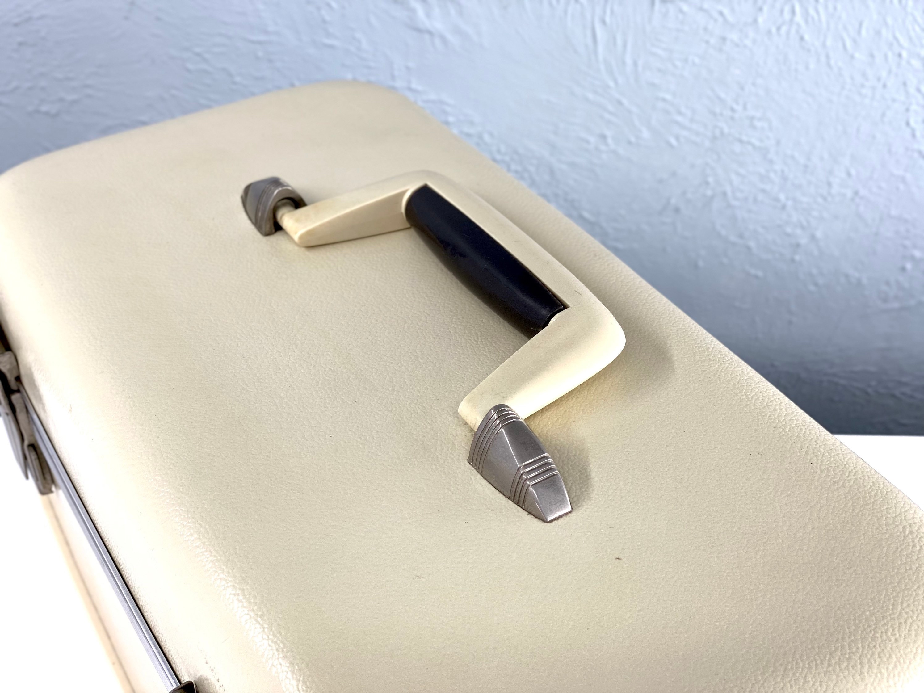 Vintage White Train Case by Wayfarer, Vintage Luggage, Small Cosmetic ...