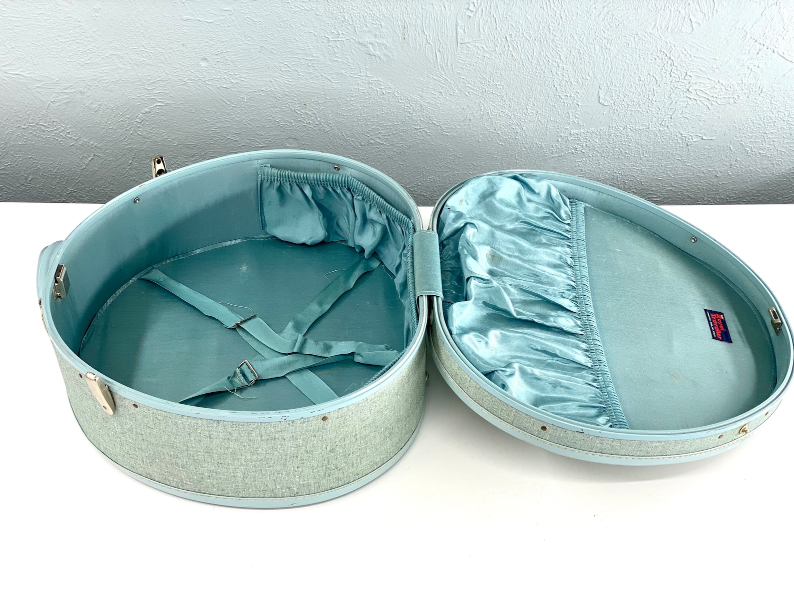 Vintage Round Royal Traveller Hat Box, Round Samsonite Luggage, Hatbox ...