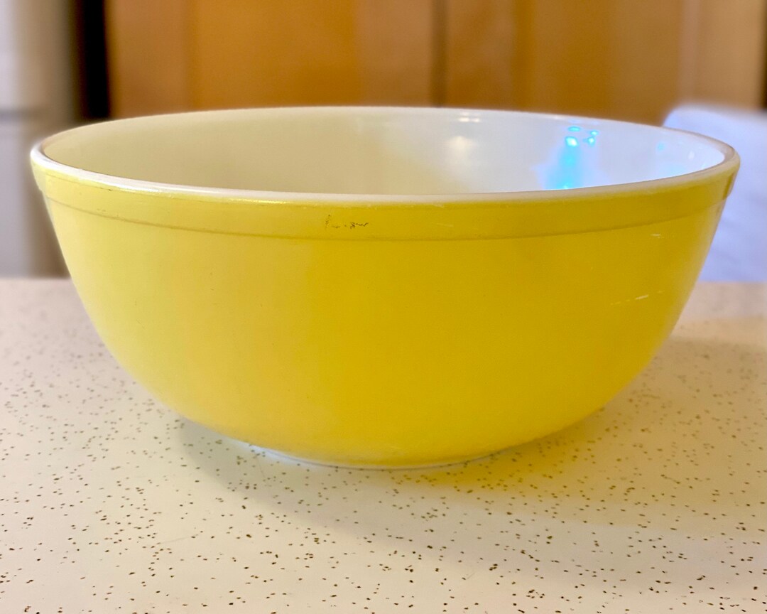 Vintage Yellow Pyrex Primary Color Mixing Bowl, VERY GOOD Condition - Etsy