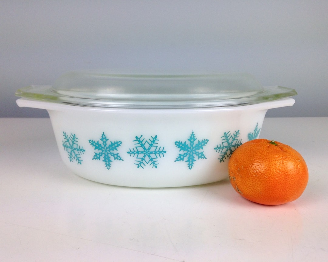 Vintage Pyrex Snowflake Casserole Dish With Lid, Turquoise Pyrex ...