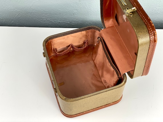 Vintage Tweed Train Case with Leather Trim and Handle… - Gem