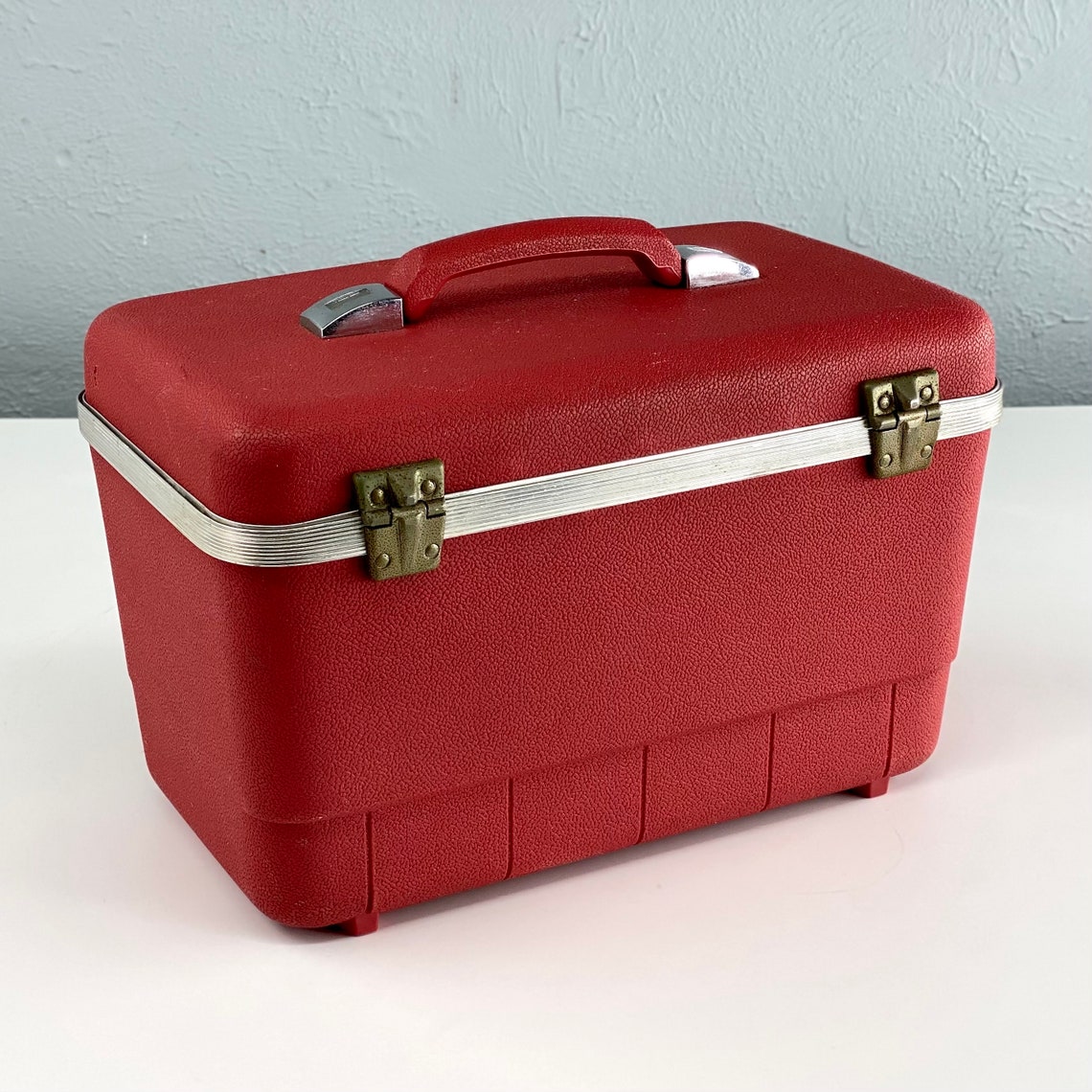 Vintage Forecast Red Train Case With Mirror, Very Good Condition (see ...