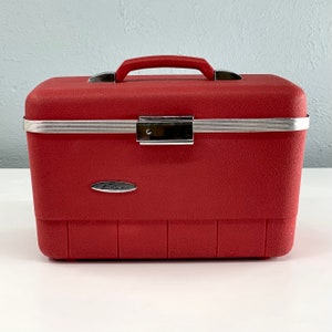 Vintage Forecast Red Train Case With Mirror, Very Good Condition (see ...