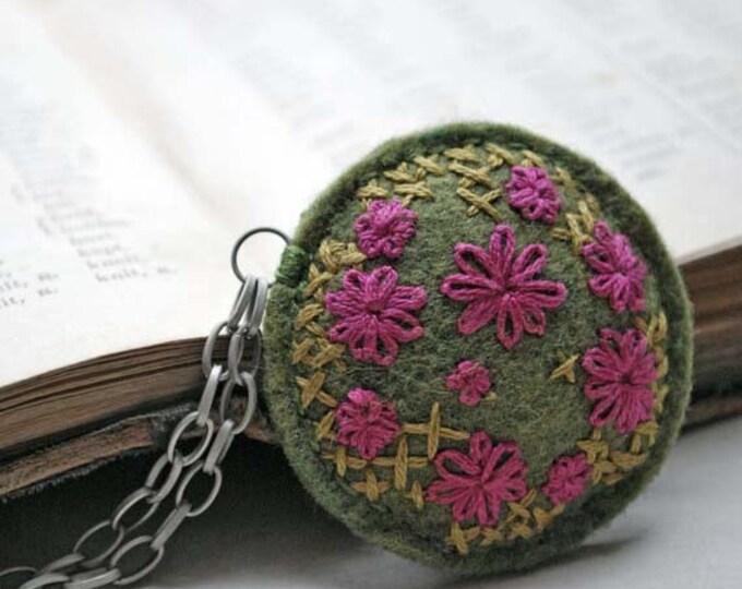 Hand Embroidered Wool Felt Pendant Necklace Grass Green Fuschia and ...