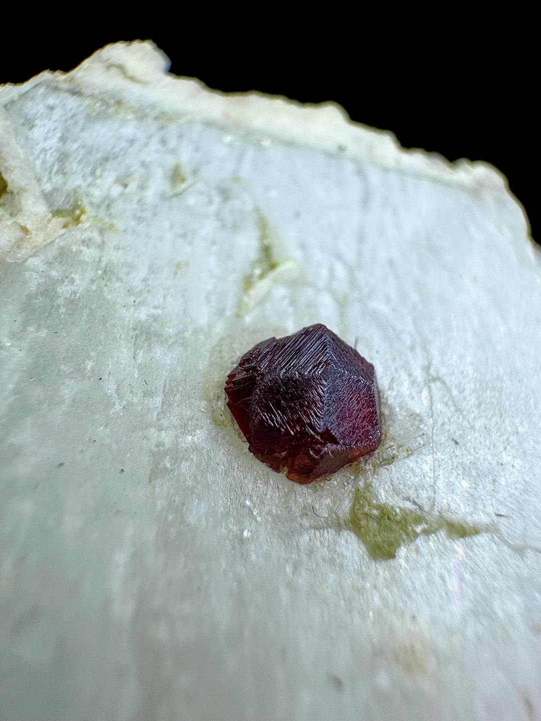 Natural Beautiful Red Garnet With Matrix Muscovite Combine Specimen 230 ...
