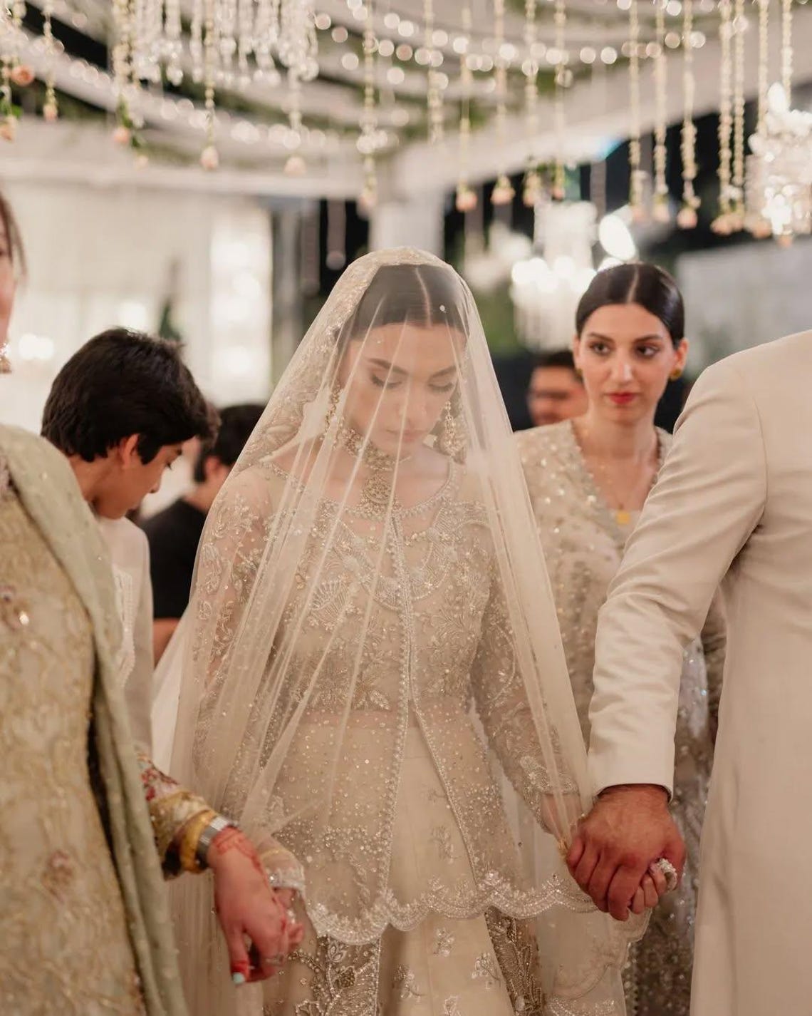Nikkah Bridal Dupatta | Bridal Net Dupatta | Hand-embroidered Nikkah ...