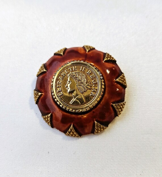 Vintage Schrager Elizabeth II Regina Coin Maroon Glaz… - Gem