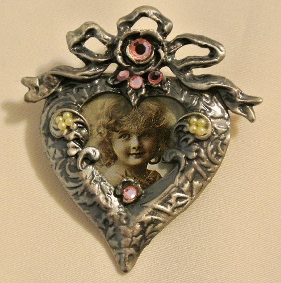 Vintage Hidden Heart Picture Holder Brooch Pin - Gem