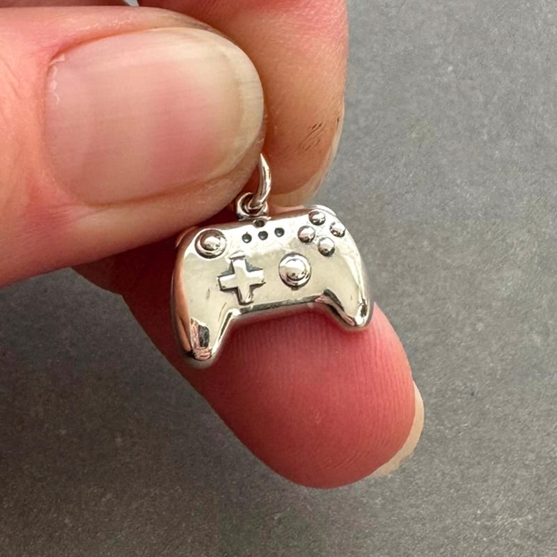 Controller Necklace - Etsy