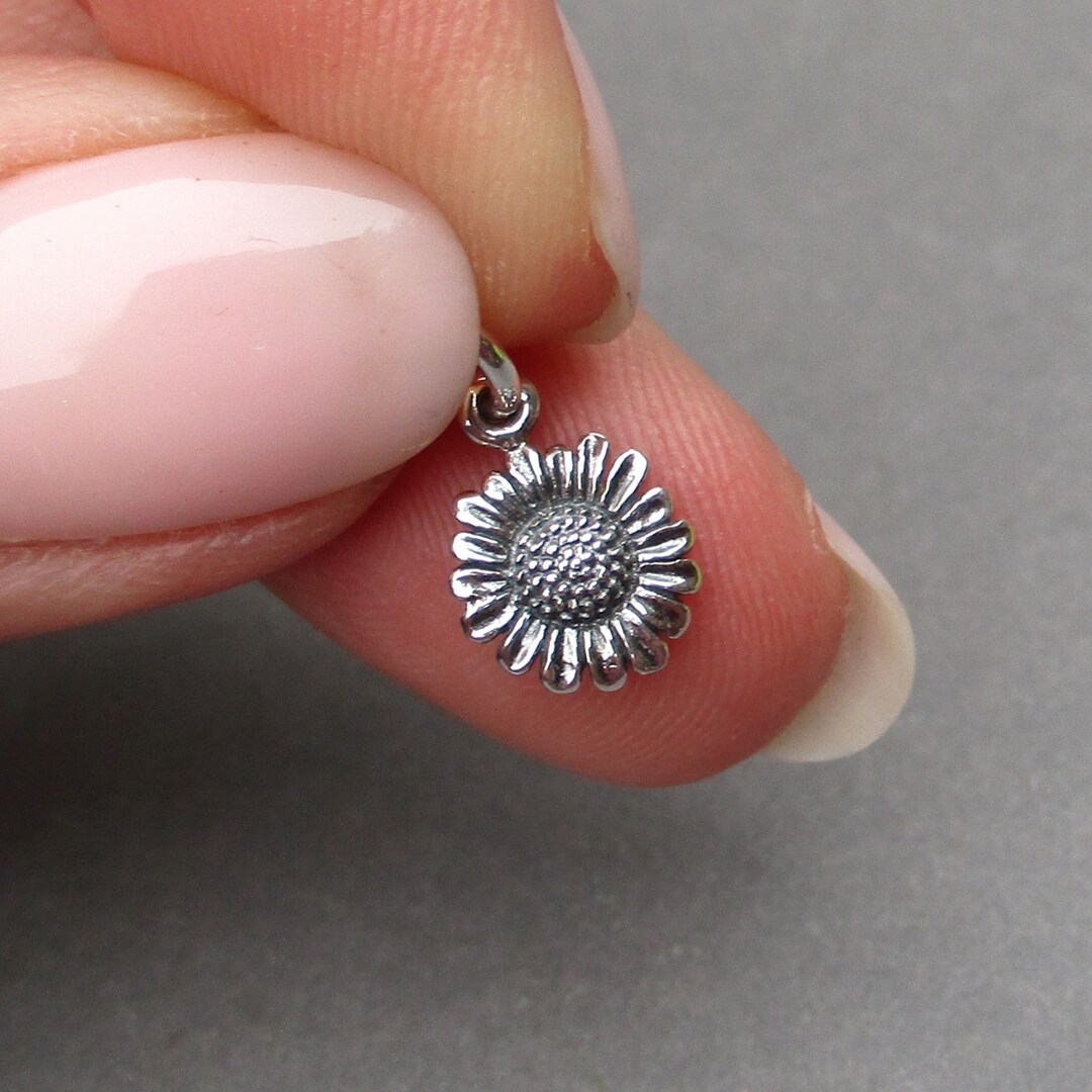 Tiny Sterling Silver Daisy Flower Necklace Pendant, Gift for Gardener ...