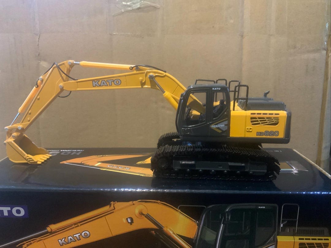 Kato HD820 Diecast Excavator/ Diggers 1:50 Scale High Detail Not Cat ...