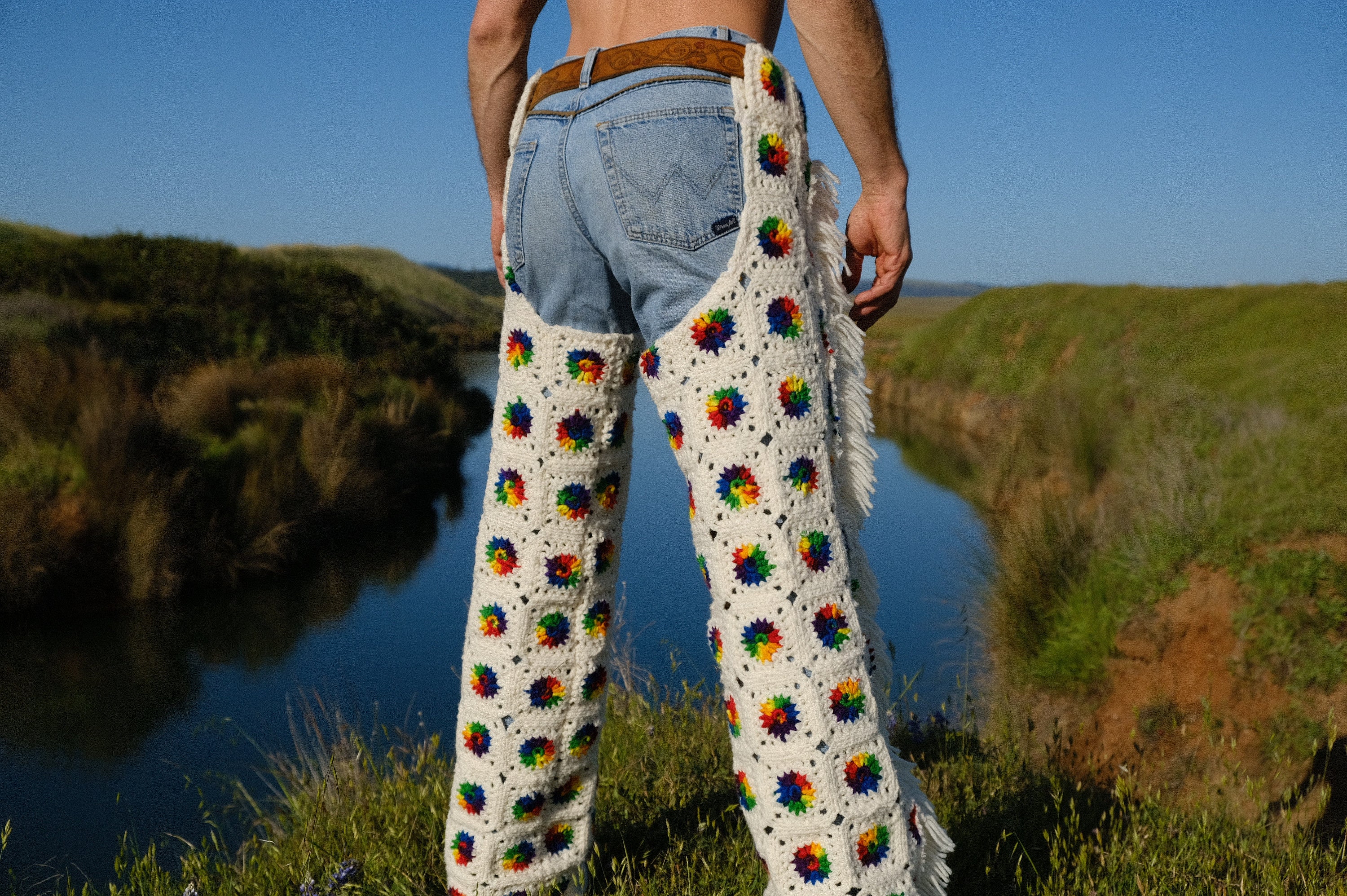 Crochet Chaps Rainbow Wheels on White Squares Side Fringe L