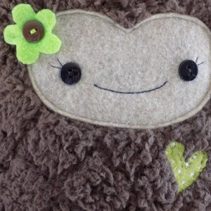 Big Foot Stuffed Animal Sasquatch, Girl Big Foot Stuffed Toy With Green ...