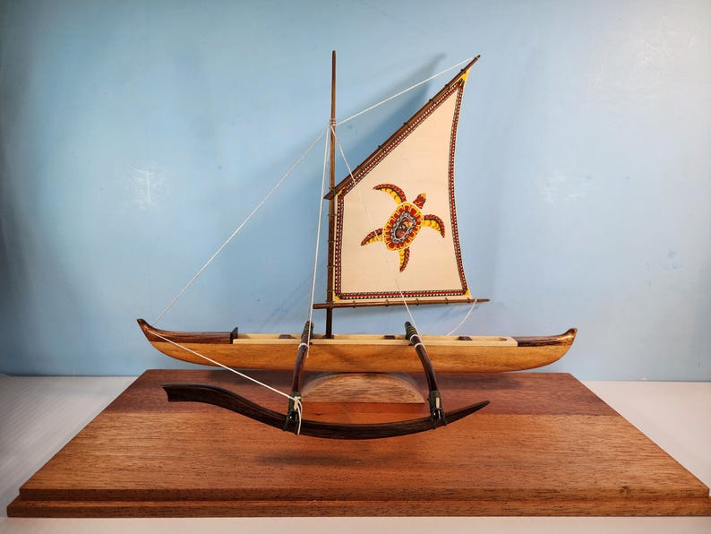 HAWAIIAN Canoe WITH SHOWCASE - Etsy