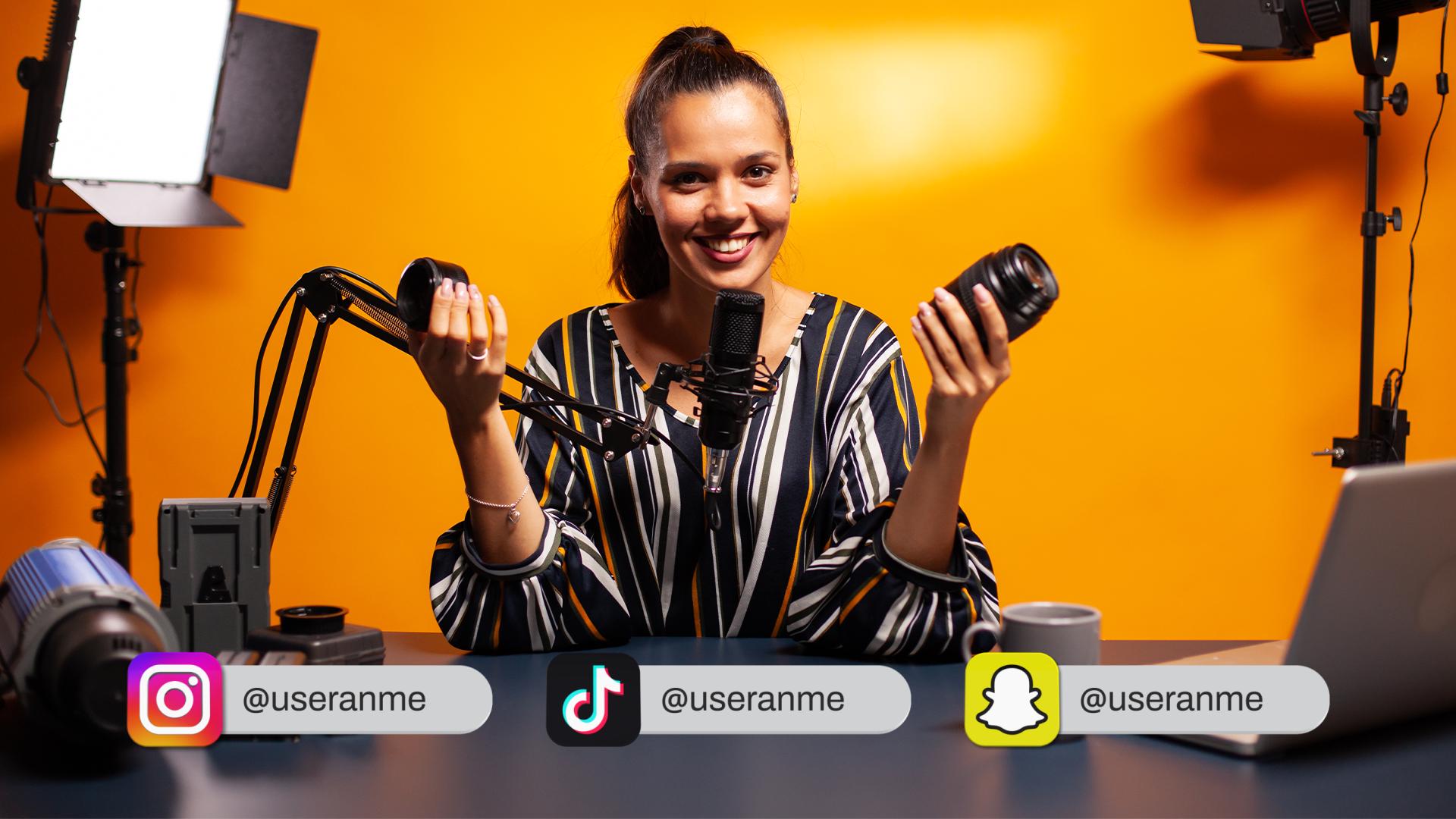 3D Animated Social Media Lower Third: Custom Stream Overlay - Etsy