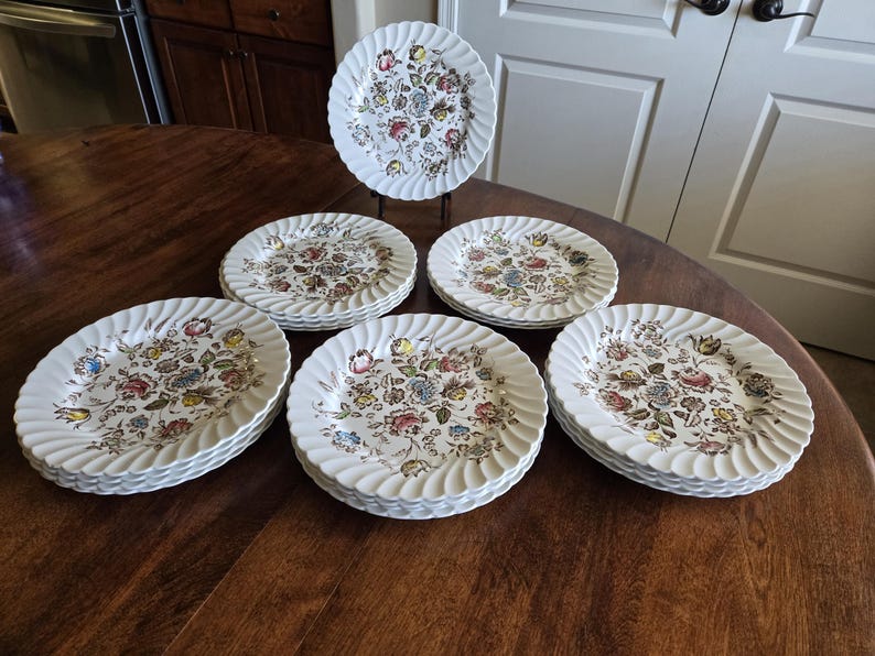 Vintage Johnson Bros Dinner Plates: Staffordshire Bouquet Set of 4 (5 ...