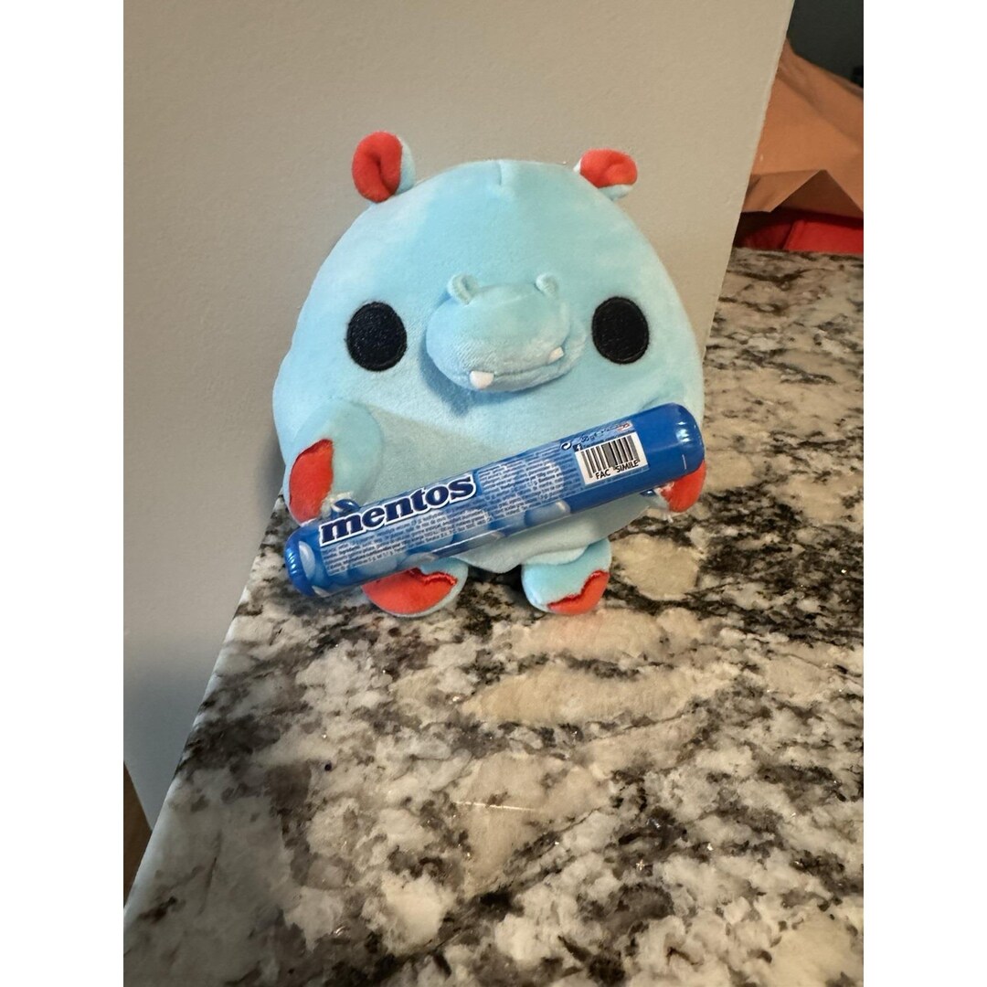 Zuru Mini Brands Snackles Hugh Mentos Blue Hippo 5" Mystery Plush Toy ...