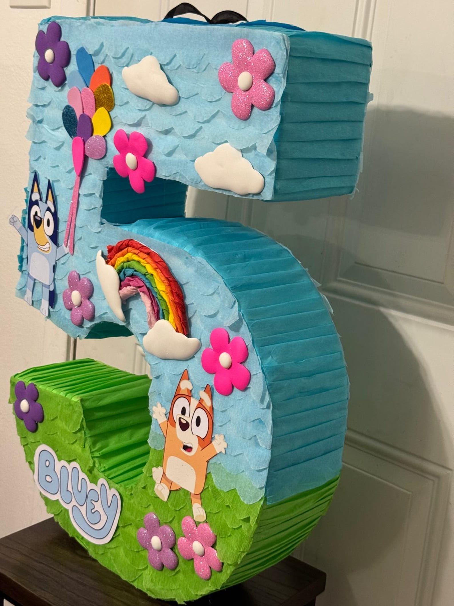 Hermosa Piñata Inspirada En En Bluey Y Bingo Perfecta Para Tu ...
