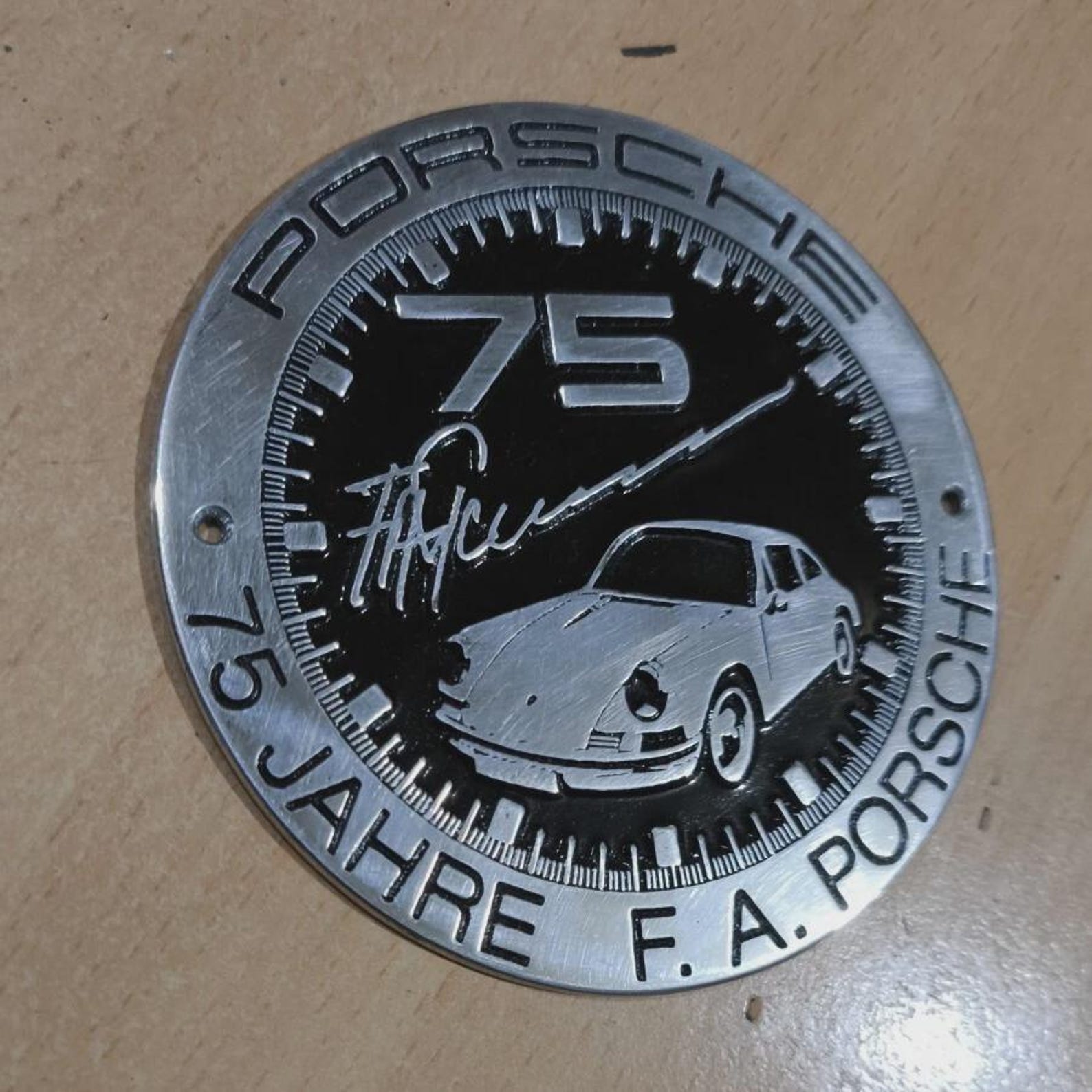 Vintage Ferry Porsche Design 75th Jahre Grill Badge 8cm Placca Plakette ...
