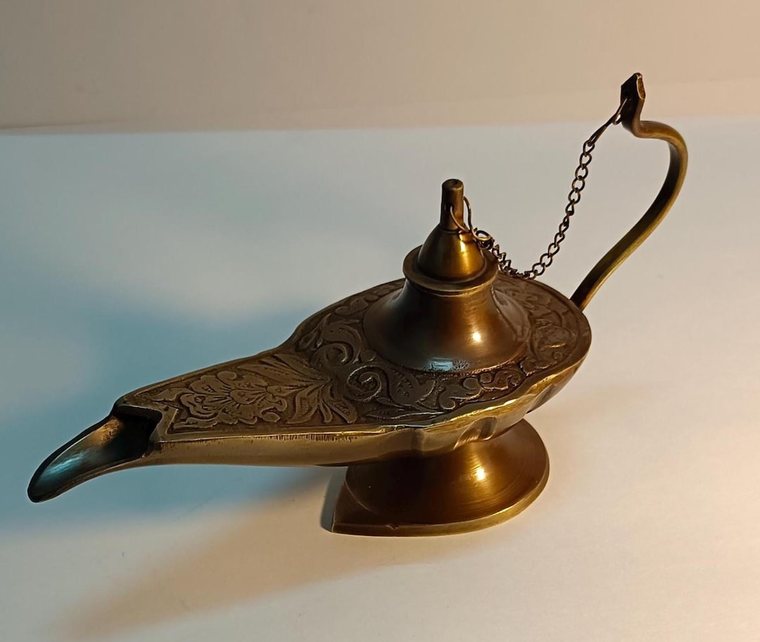Brass Aladdin Magic Lamp Decor | Genie Lamp Replica With Lid and Handle ...