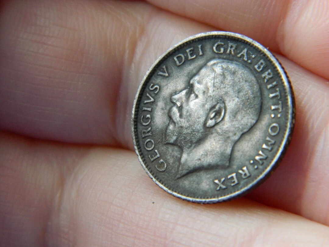Vintage King George 5th Milled Silver Sixpence Coin Dated 1915 a Metal ...