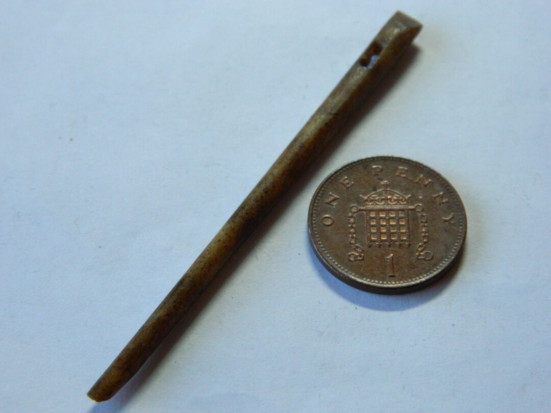 Rare Authentic Medieval Bone Needle Found in the River Thames Mud a ...