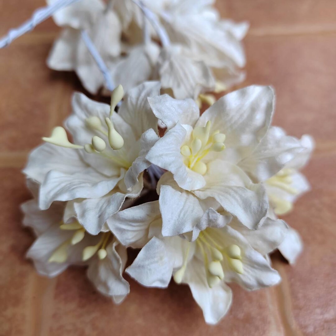50 White Lilly Flower / Artificial Paper Flower 40 Mm Wedding Flower ...